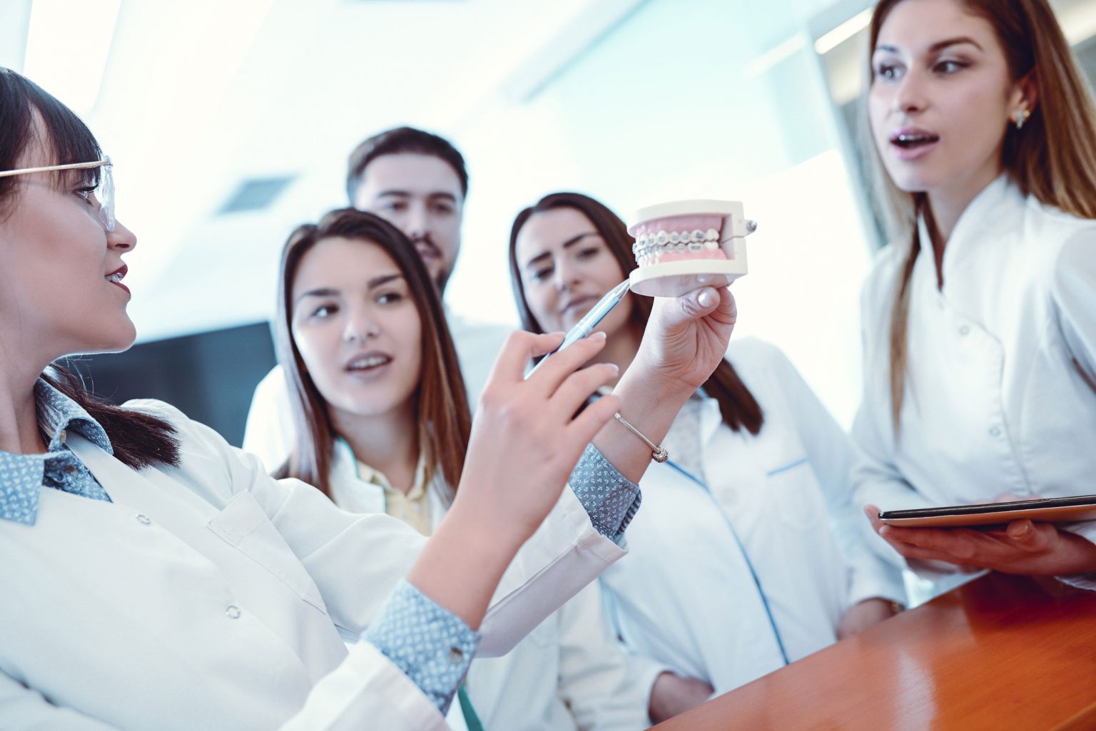 Dental Assistant School | Learn in Dental Assisting School